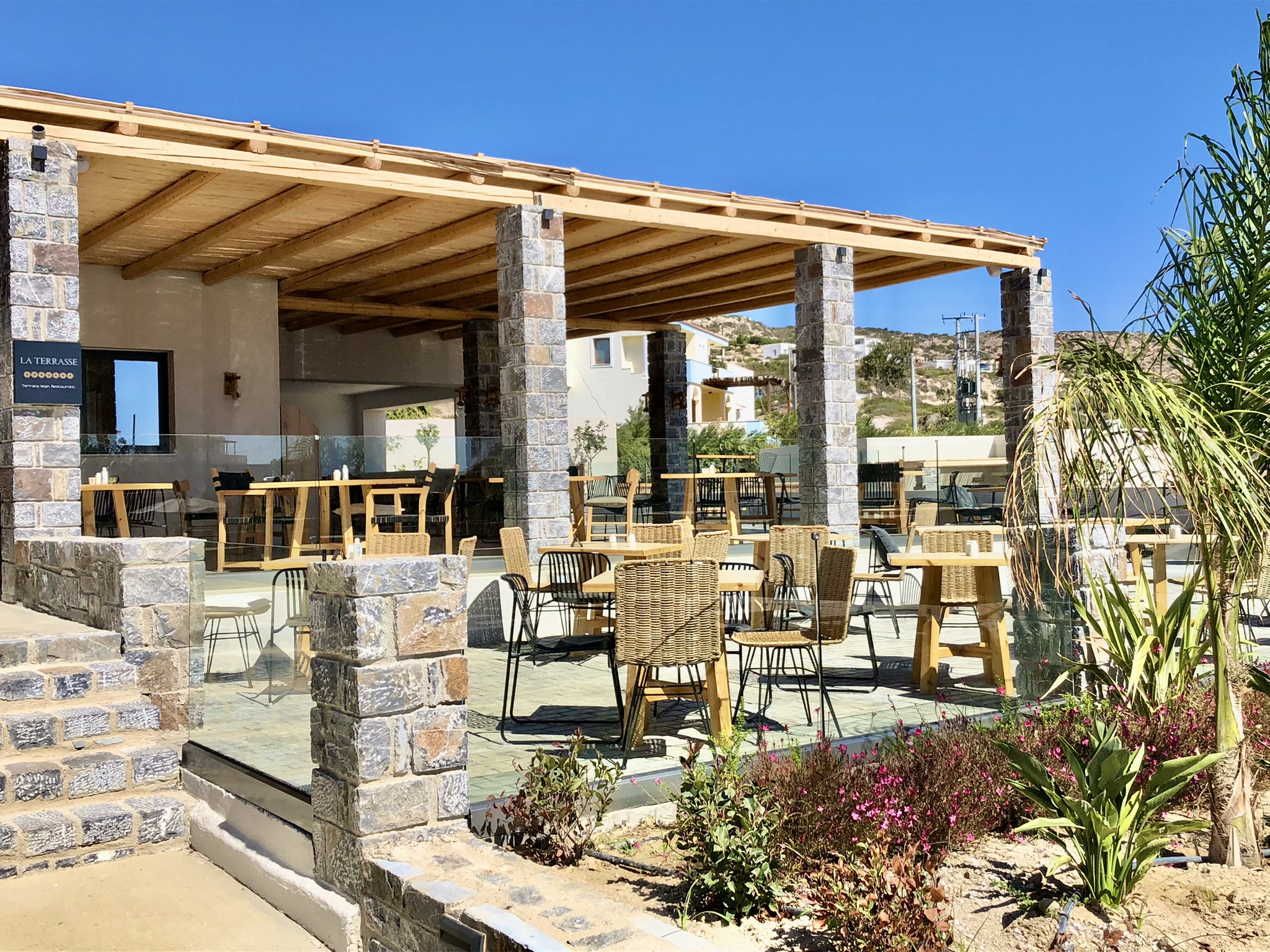 Food and Beverage Facilities and Services – Helios Hotel